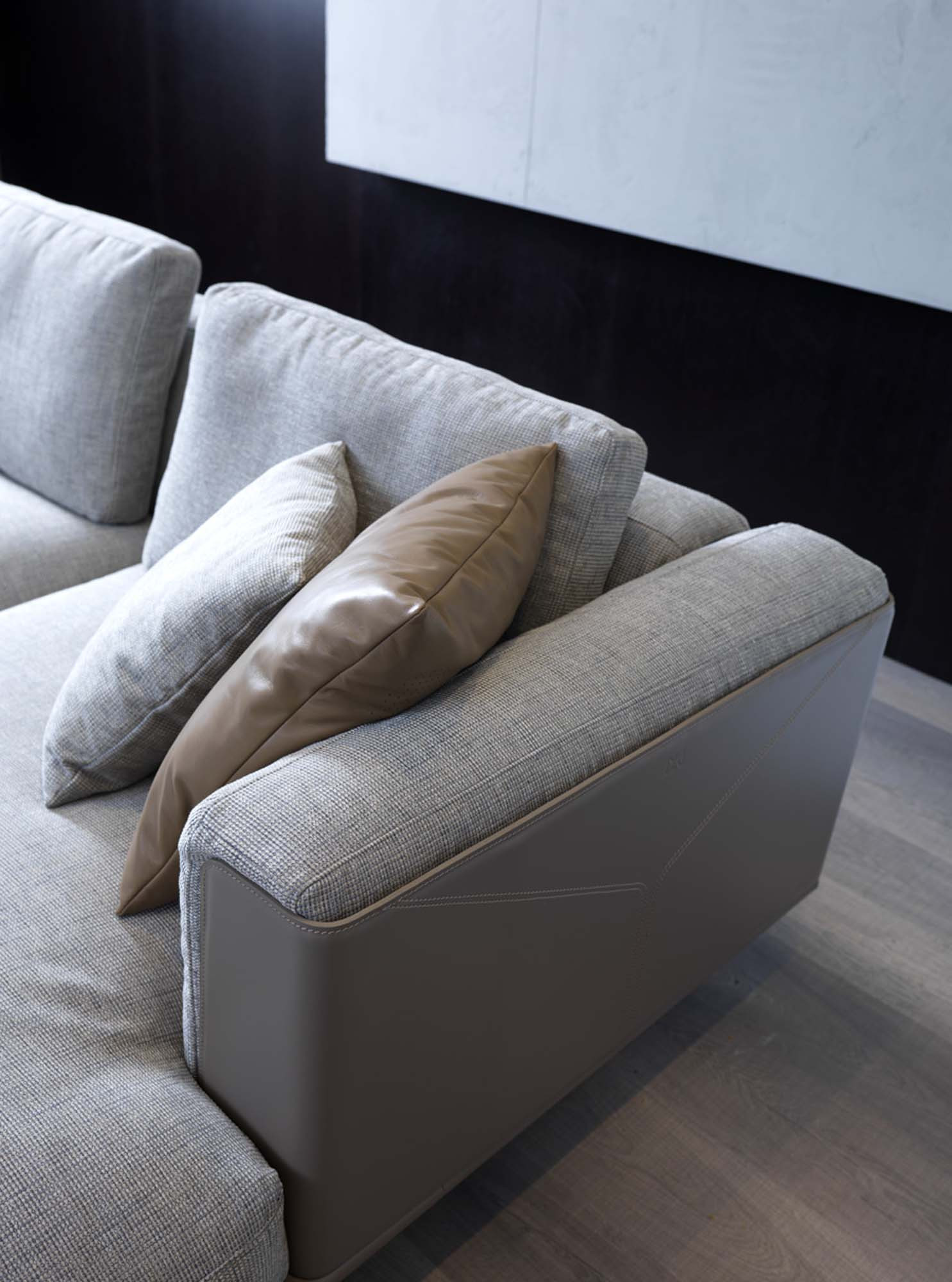 Imperious Sofa — ENNE